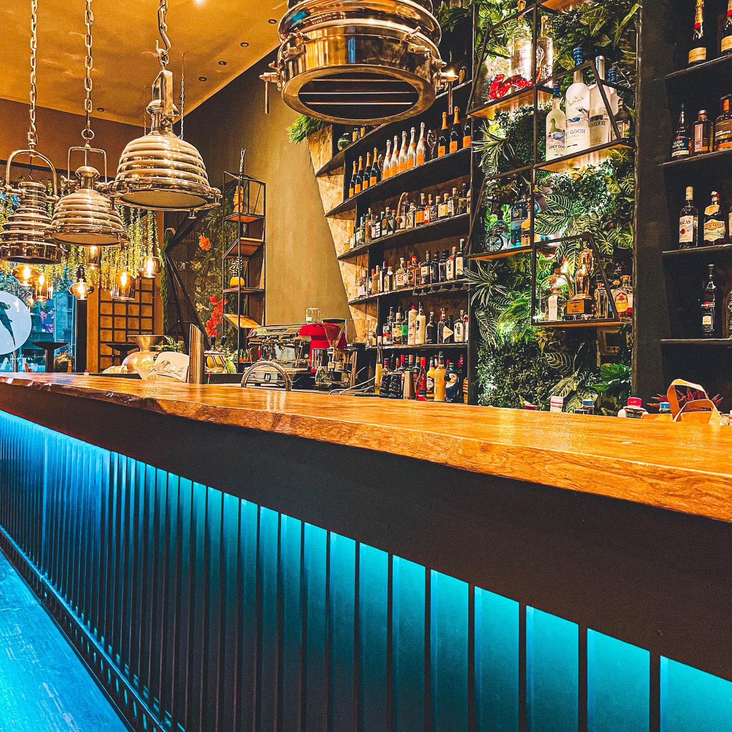 Face Restaurant & Club | Kalostous